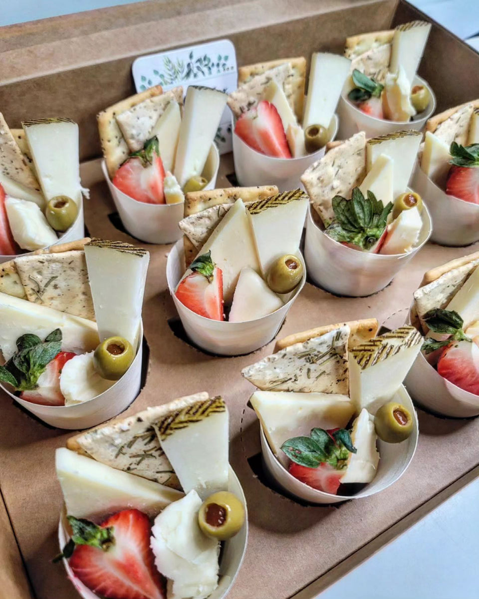 Tiny cups, big vibes! 🌟 Who else loves these adorable mini cups? 💕 – The Yum Box